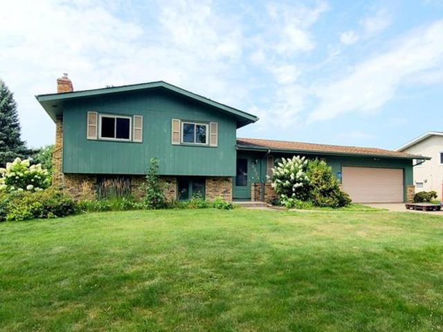 8273 Scott Ave N, Brooklyn Park, MN 55443