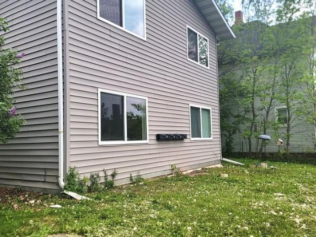 827 829 E 3rd St Studio Apartment for Rent at 827 E 3rd St, Duluth, MN 55805 East End