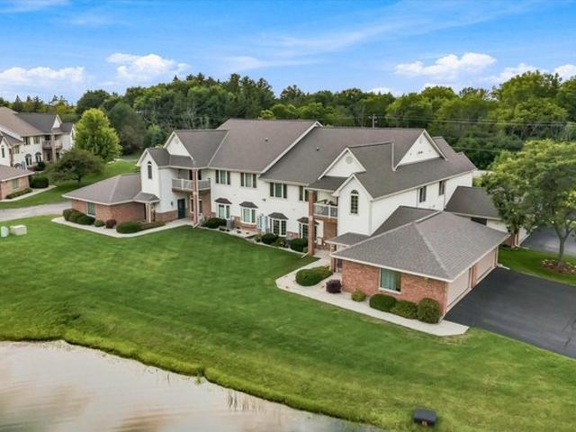 827 Cheyenne Ave Unit D, Grafton, WI 53024