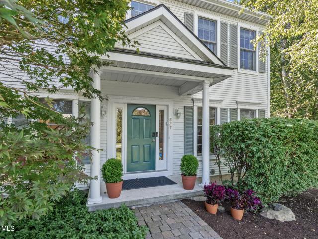 827 Creek Court