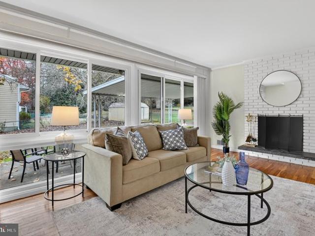 827 Crothers Ln, Rockville, MD 20852