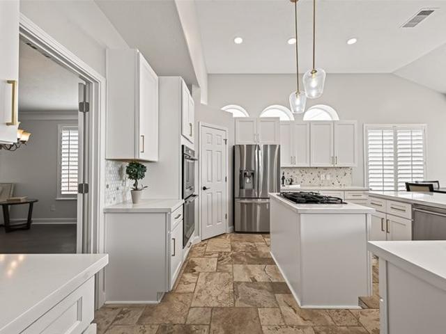 827 Annies Way, Sugar Land, TX 77479
