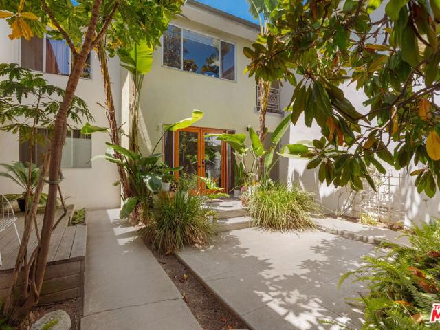 827 Bay Street 5