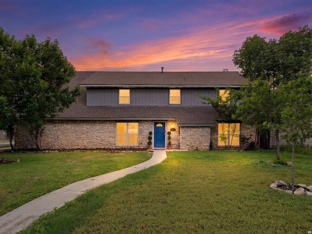 827 Briarcliff Dr, San Antonio, TX 78213