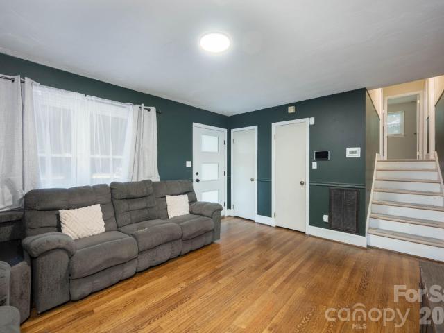 827 Brookwood Drive
