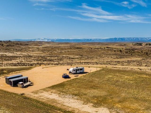 827 Decker Rd, Sheridan, WY 82801