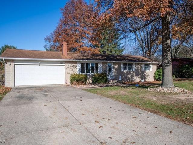 827 E 4th St, Dover, OH 44622