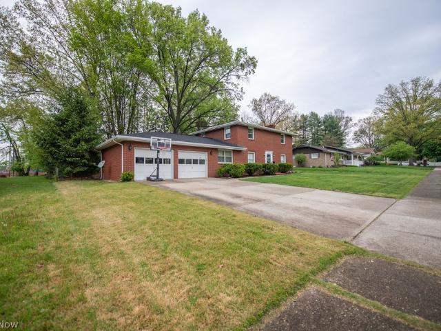 827 E 5th Street