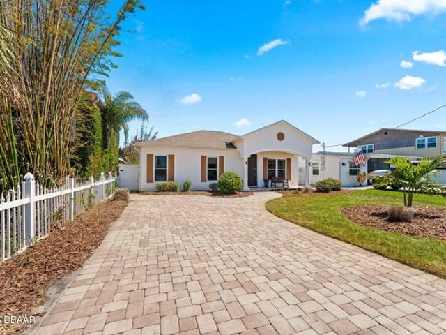 827 E 26th Ave, New Smyrna Beach, FL 32169