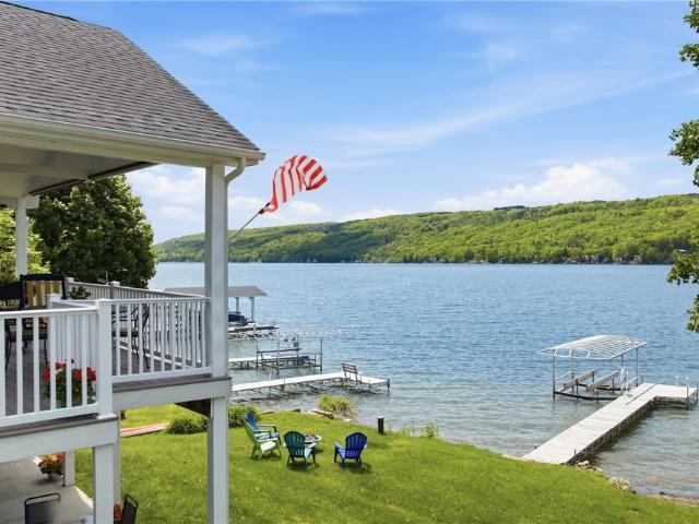 827 E Lake Road