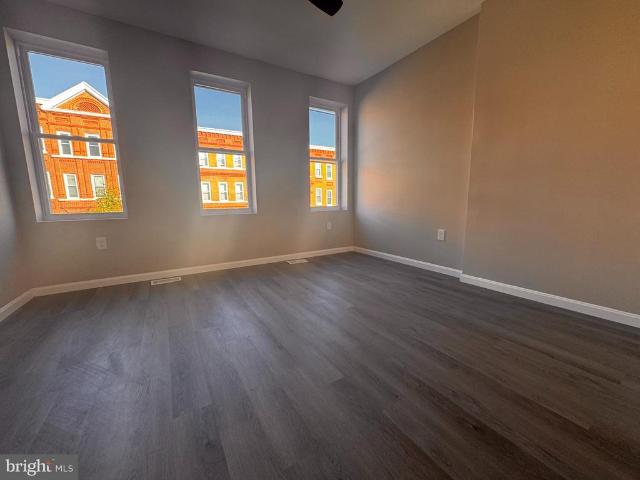 827 Harlem Avenue
