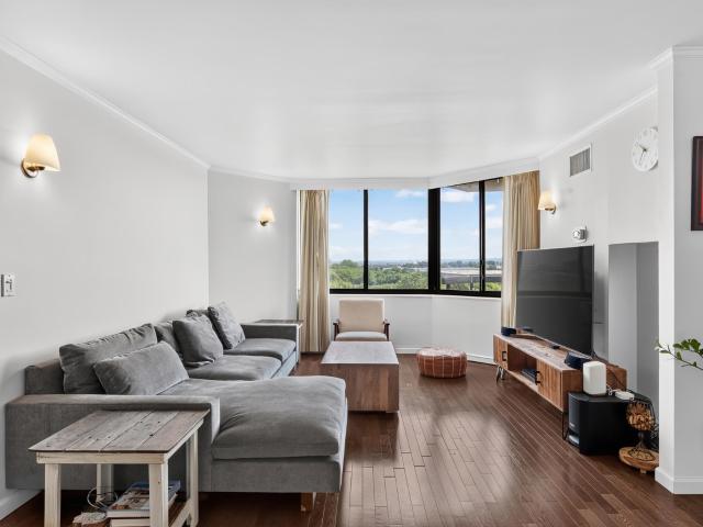827 Harmon Cove Tower # 827