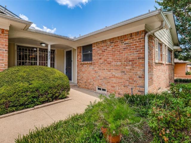 827 Oak Forest Drive