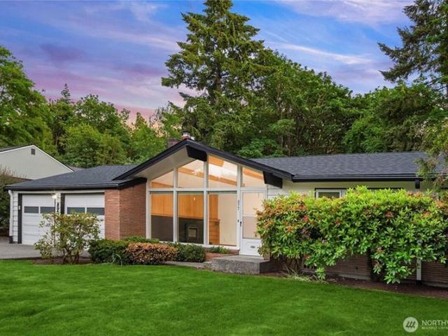 827 Marine View Cir SW, Normandy Park, WA 98166