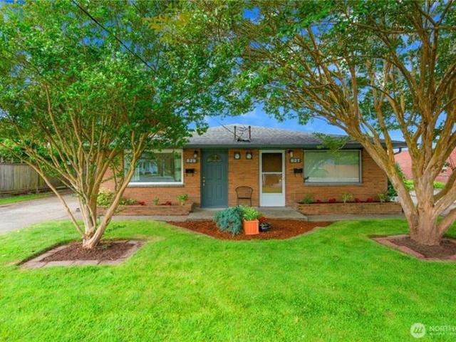 827 N 1st St, Renton, WA 98057