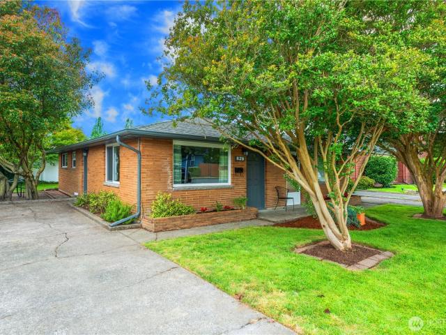 827 N 1st Street
