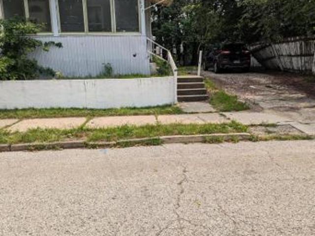 827 N 3rd St, Millville, NJ 08332