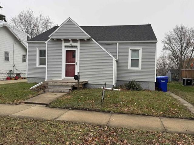 827 NE 1st Ave, Oelwein, IA 50662