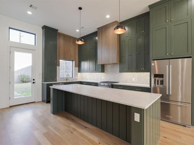 827 NW 8th St, Oklahoma City, OK 73106