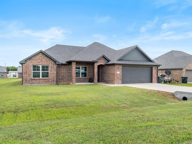 827 S McKinley Ave, Calera, OK 74730