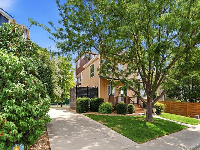 827 Spruce Court