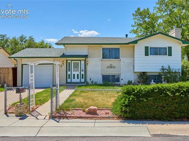 827 Squire Street