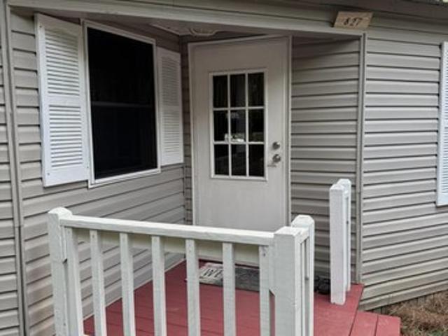 827 Squirrel Rd, Defuniak Springs, FL 32433