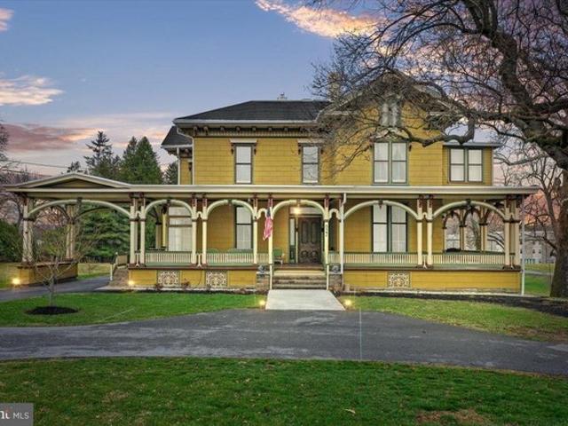 827 Philadelphia Ave, Chambersburg, PA 17201