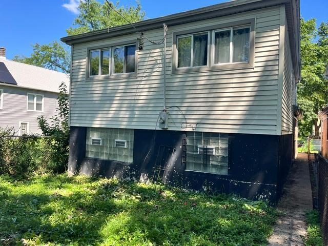 827 W 53rd Place
