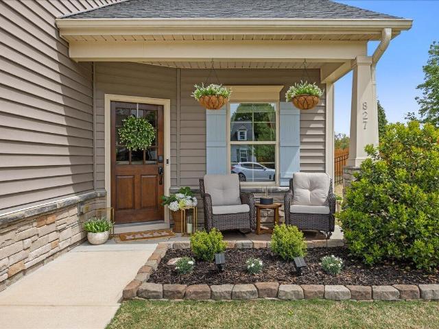 827 Tupelo Glen Court