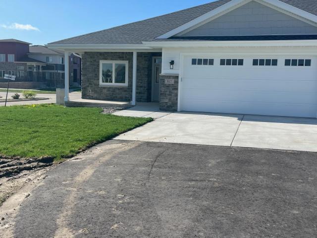 827 Vineyard Drive