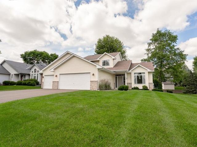 8284 Ashford Rd, Woodbury, MN 55125