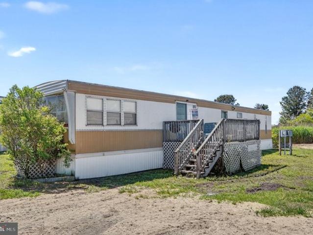 8284 Sea Bird Dr, Chincoteague Island, VA 23336