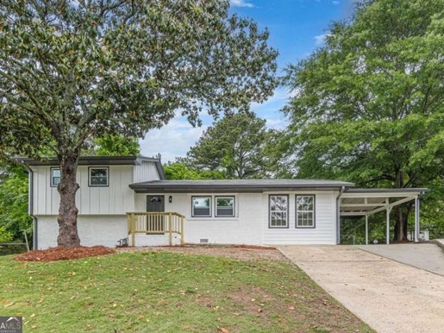8285 Hemlock Dr, Jonesboro, GA 30238