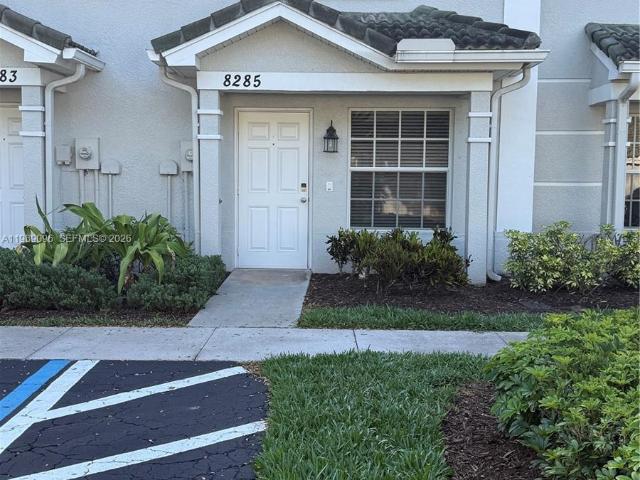 8285 Pacific Beach Dr, Fort Myers, FL 33966 | MLS #A11989 | Compass