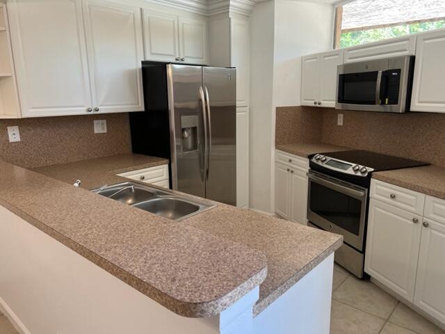 8285 Severn Dr, Unit B, Boca Raton, FL 33433 | MLS #B26007