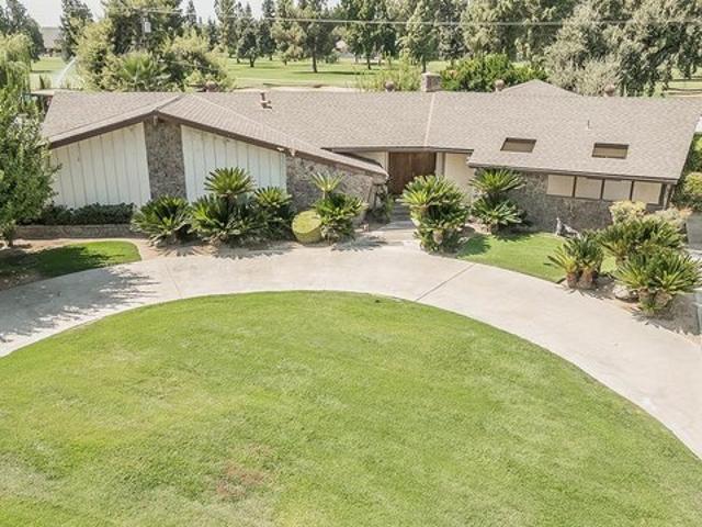 8287 E Sanders Ct, Fresno, CA 93737