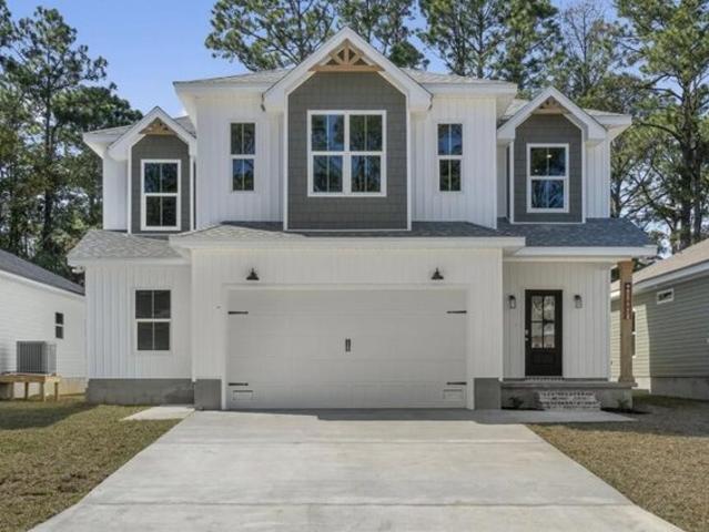 8288 Tavira St, Navarre, FL 32566