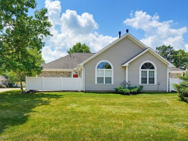 8280 Cyrus Ln, Northfield, OH 44067