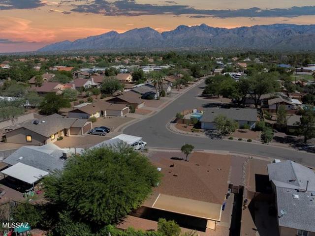 8280 E Calle Playa, Tucson, AZ 85715