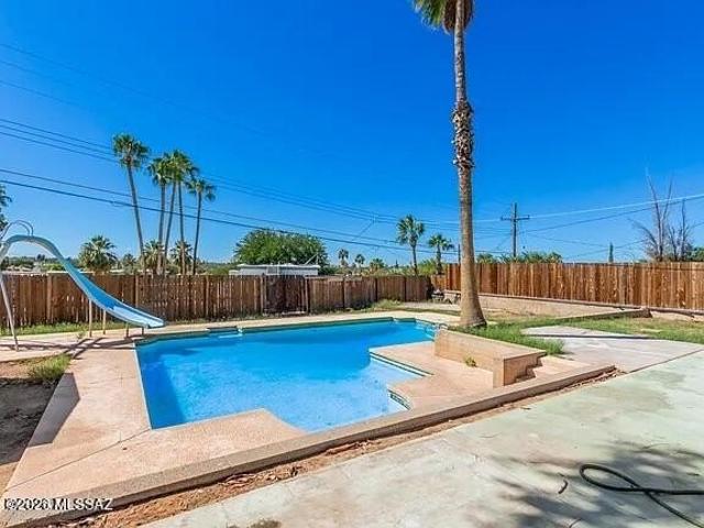 8282 E 18th St, Tucson, AZ 85710