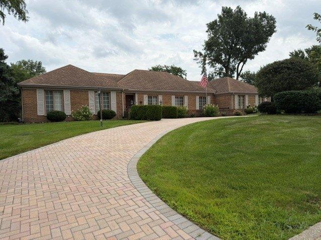 8283 Lake Ridge Dr, Burr Ridge, IL 60527