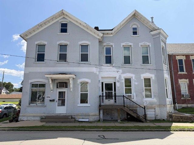 828 830 Rhomberg Ave, Dubuque, IA 52001