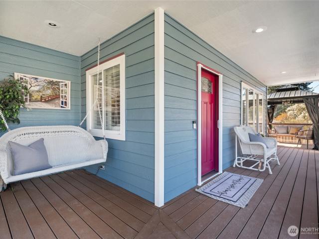 828 Cottage Ln, Snohomish, WA 98290 | MLS #2500 | Compass