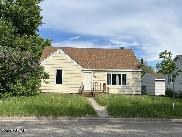 828 Cooper Ave, Grafton, ND 58237