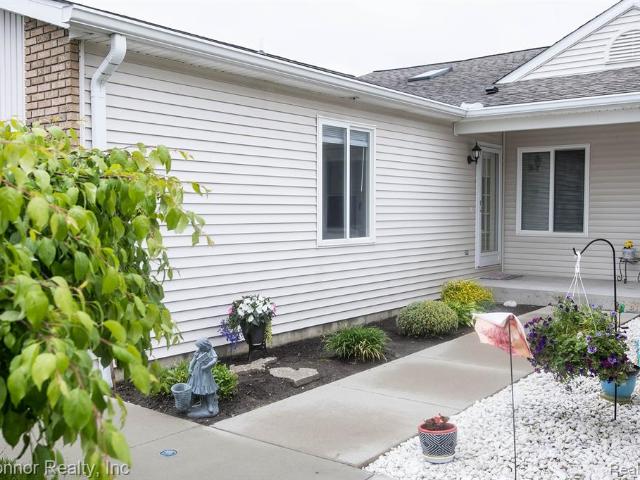 828 Crystal Lane