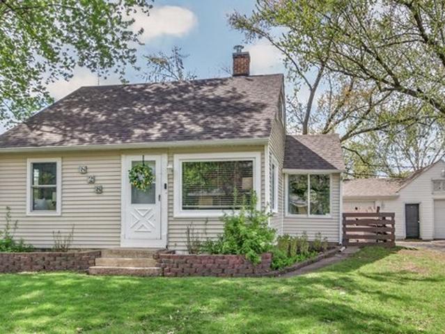 828 Alsace St, Altoona, WI 54720