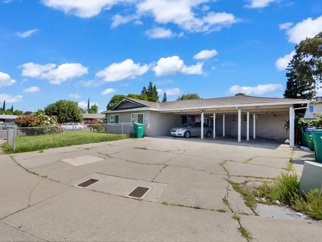 828 Astor St, Stockton, CA 95210