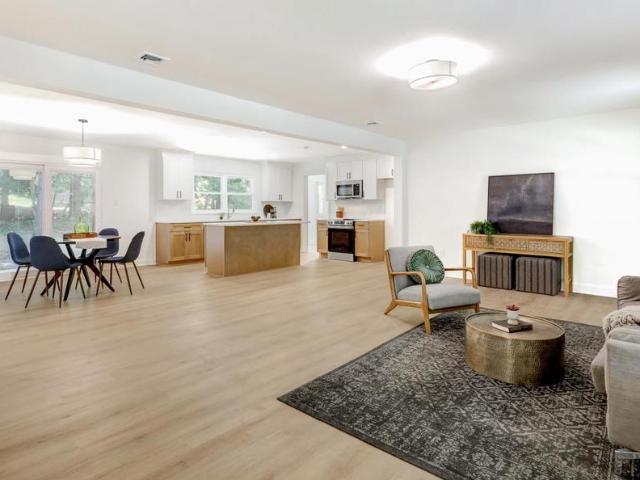 828 Brookside Road
