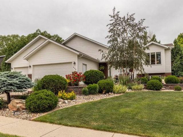 828 Brome Ave, Bismarck, ND 58503